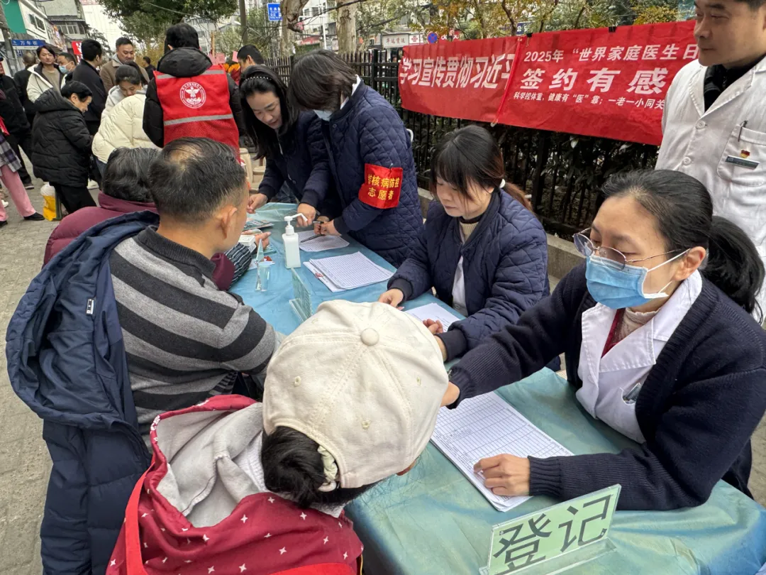 民族街道开展主题宣传，推动河湖长制“声”入人心 - 街道动态 - 工作动态 - 武汉市江汉区人民政府